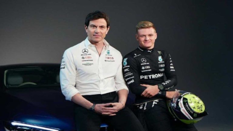 Mick Schumacher guiderà la Mercedes del padre Michael a Goodwood