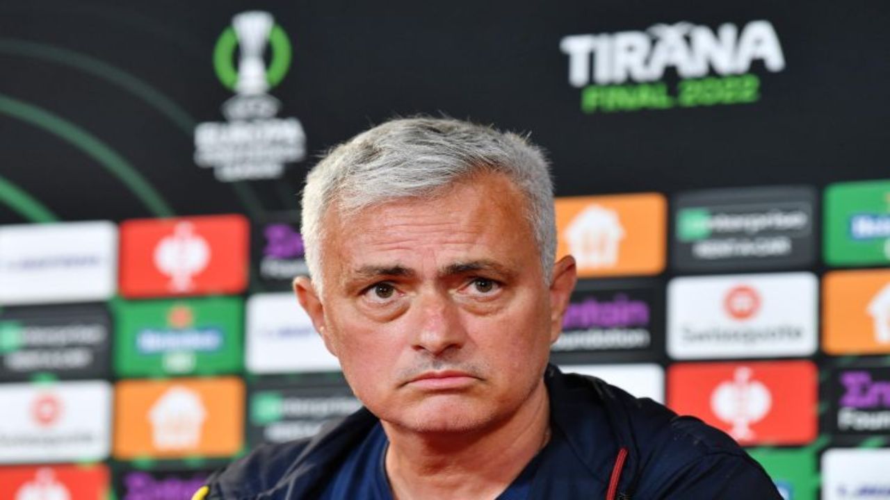 Roma, la frecciata di Mourinho: Roma, la frecciata di Mourinho: