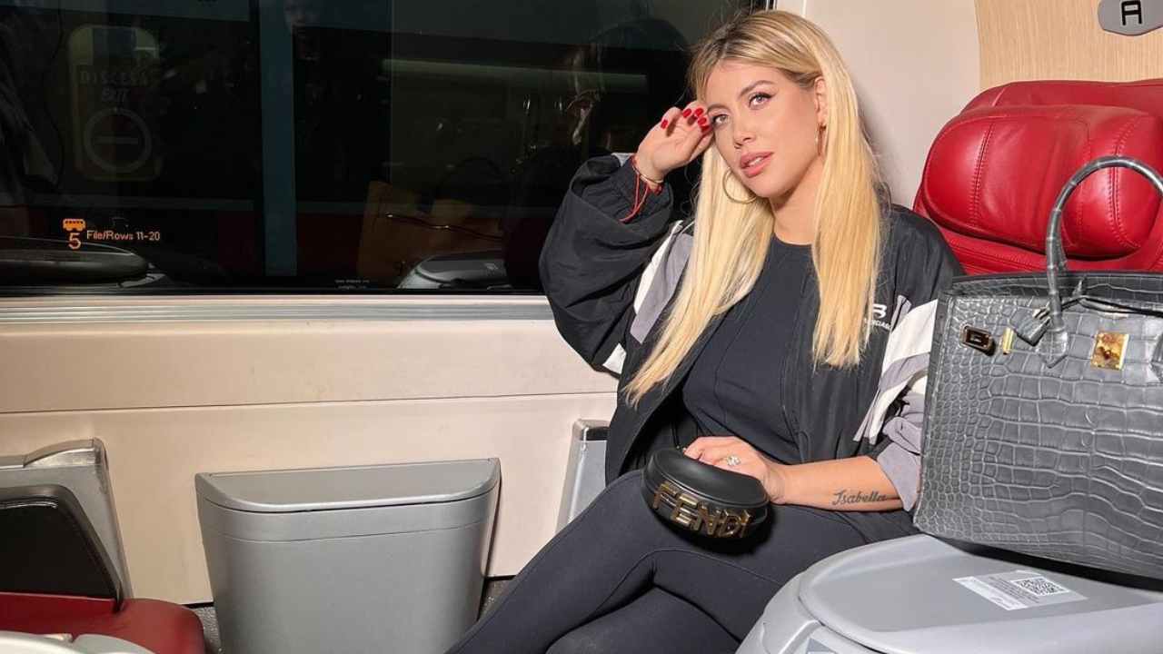 Wanda Nara | il perizoma è un filo sottilissimo | glutei da ...